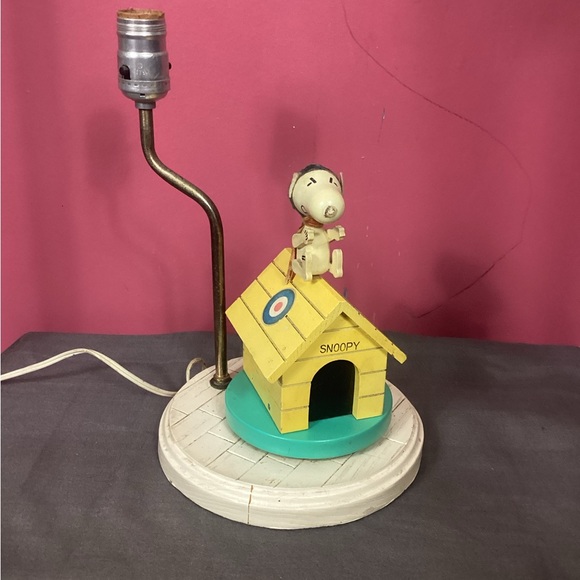 American Vintage | Accents | Vintage 96s Snoopy On Dog House Red Baron ...